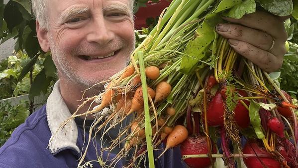 Experimenting with Root Vegetables in Containers